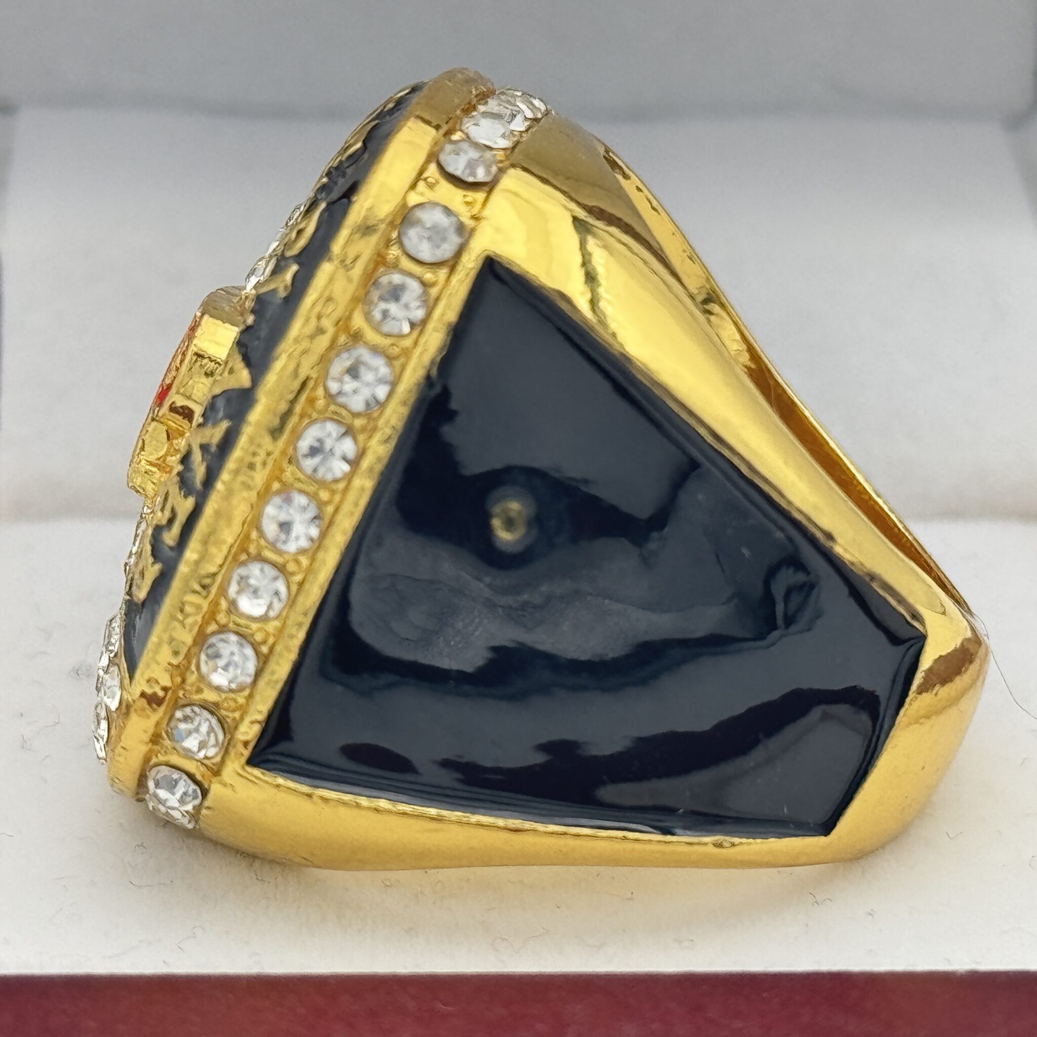 CUSTOMIZABLE AWARDS - Championship Rings, Medals & Awards