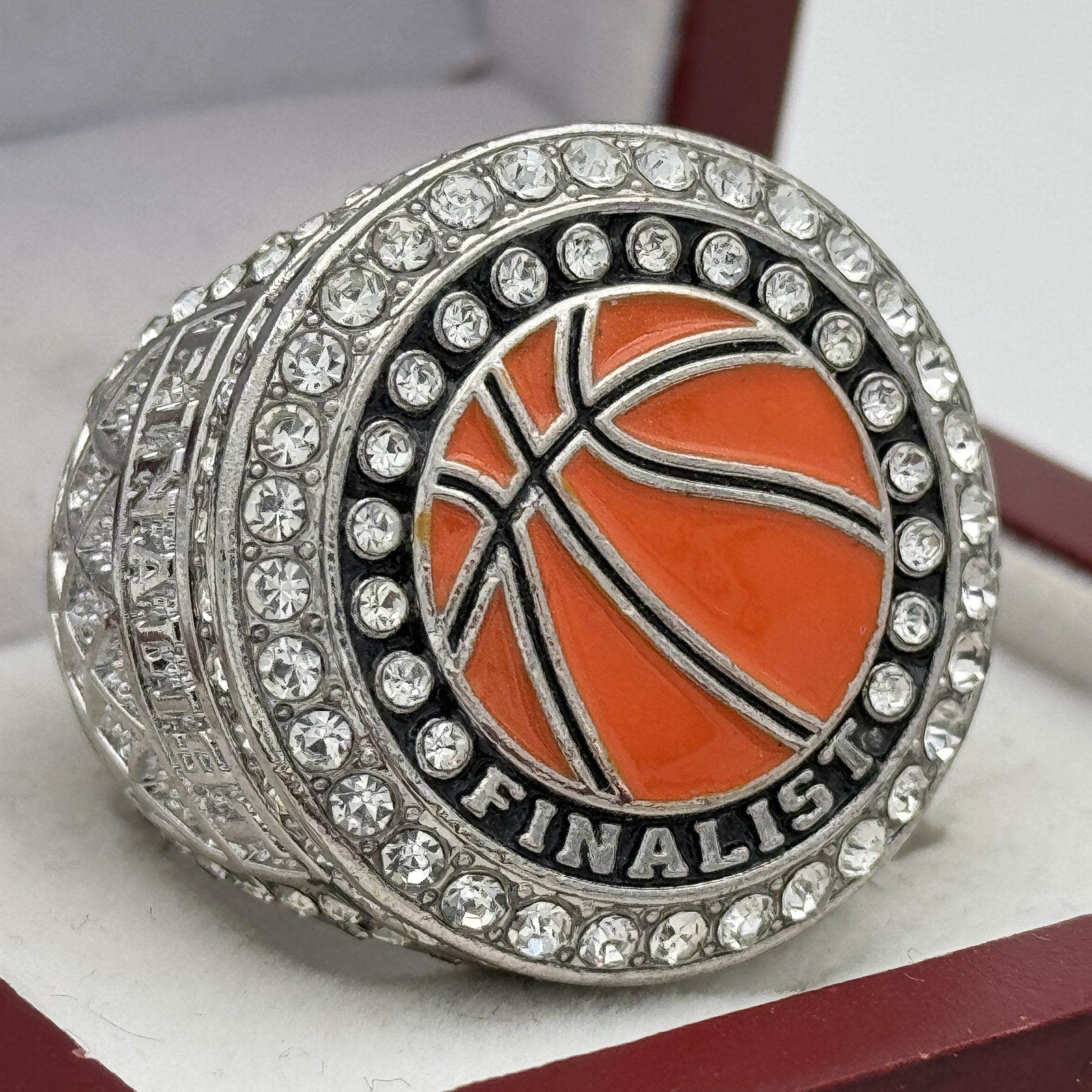 BASKETBALL RINGS - Championship Rings, Medals & Awards